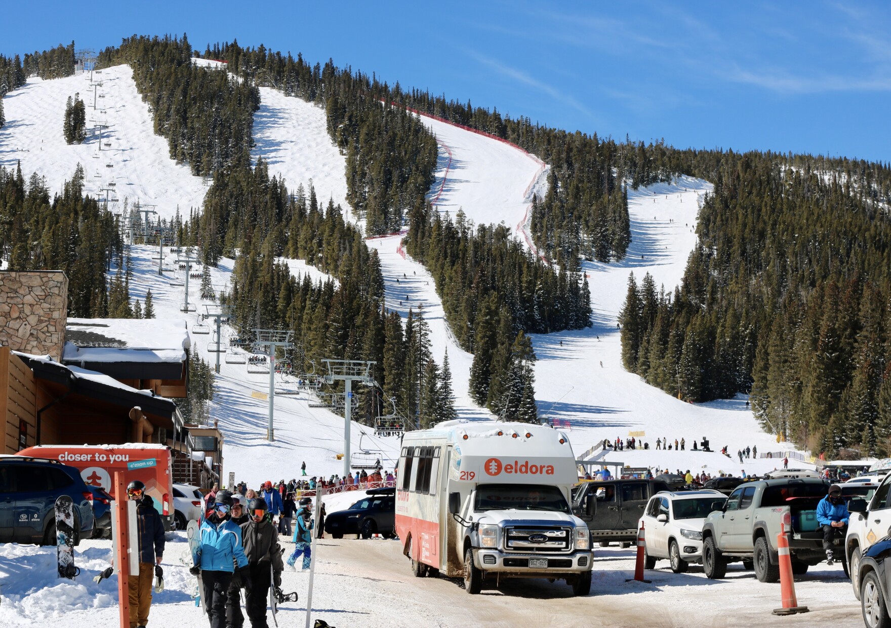 Why a tiny town wants to buy its neighboring ski resort | KUNC