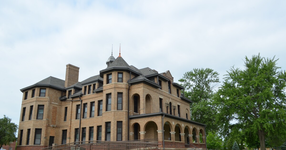 Top DHHS official says state is on track to close Glenwood by the end of the month | Iowa Public ...