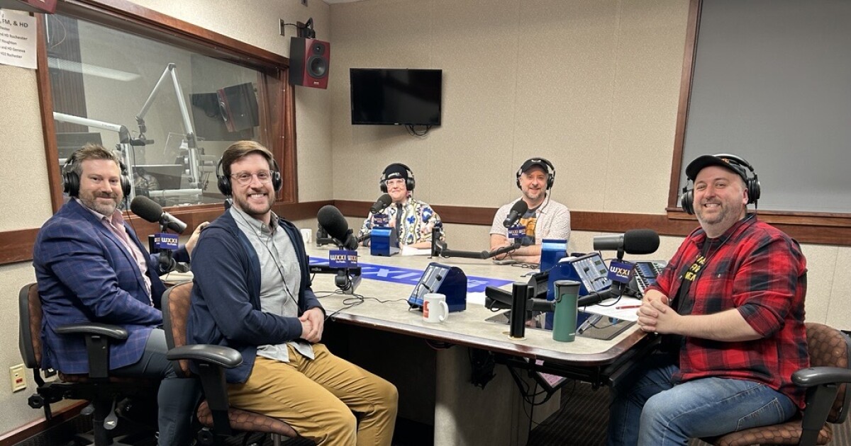 Human-cyborg relations: how movies portray AI, robots, and human love ...