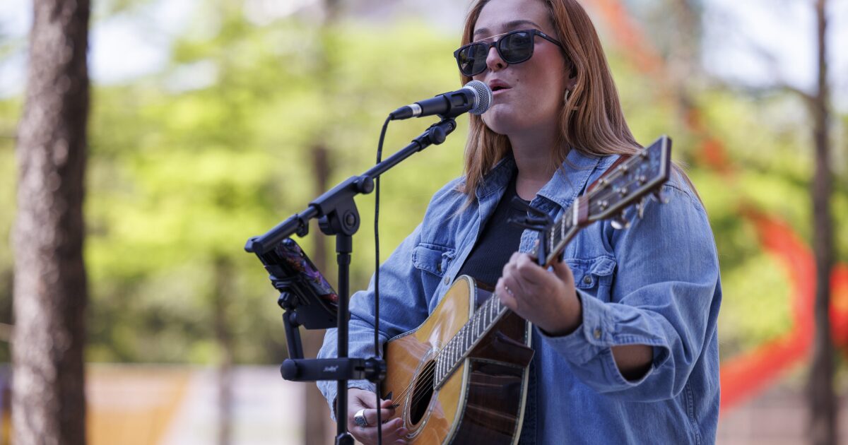 Busking, an iconic NYC hustle, comes to downtown Dallas | KERA News