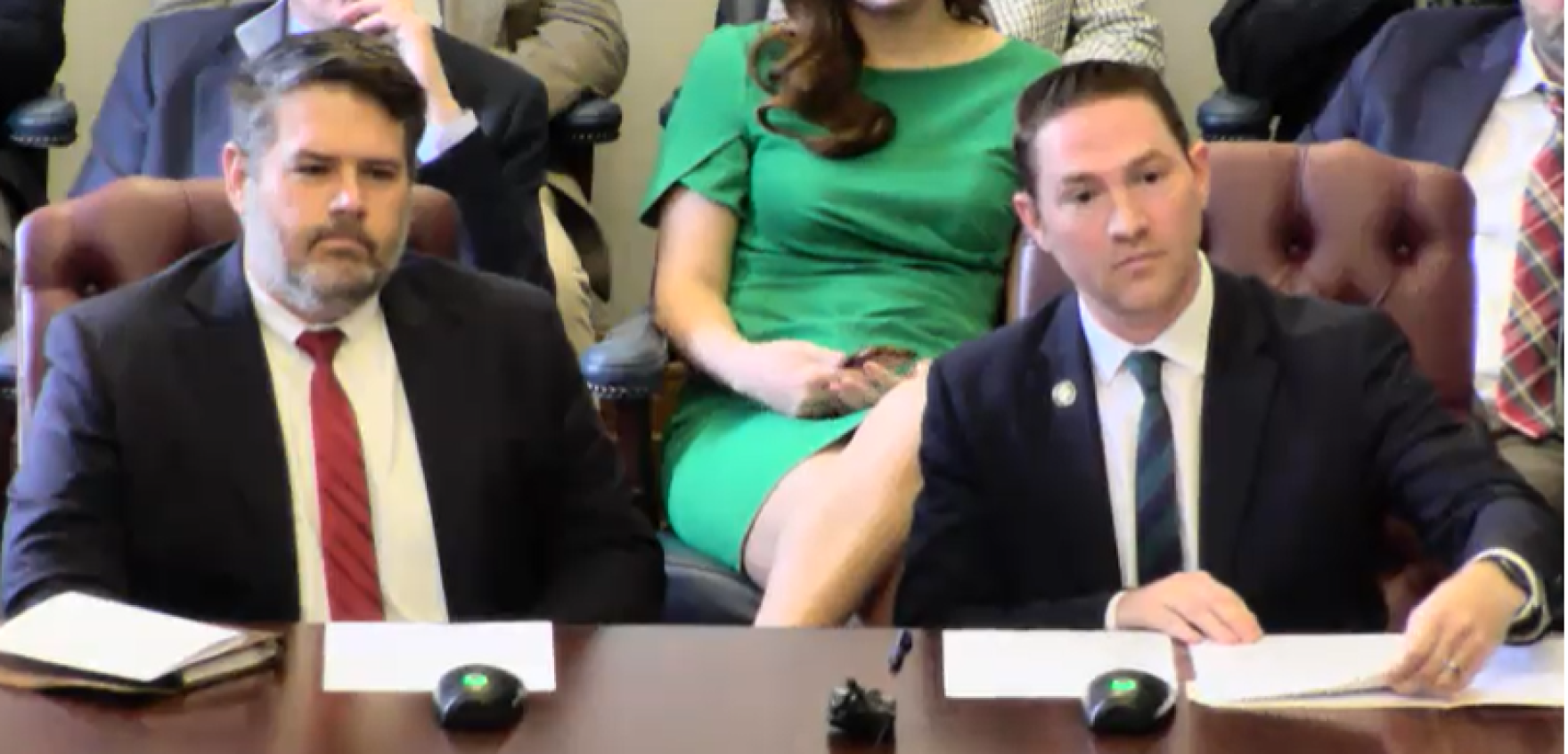 School cell phone ban passes Arkansas Senate committee