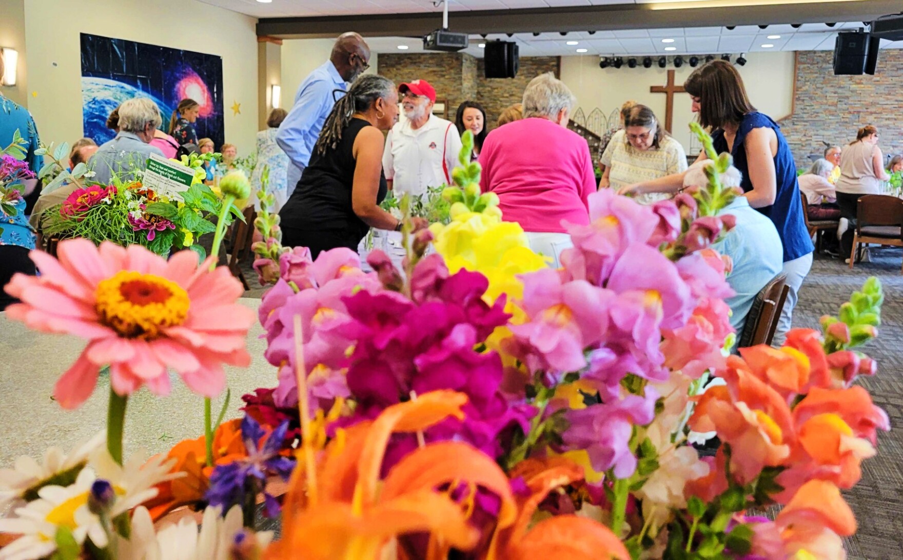 Colorful 'Brains in Bloom' event helps people with dementia and their caregivers | WVXU