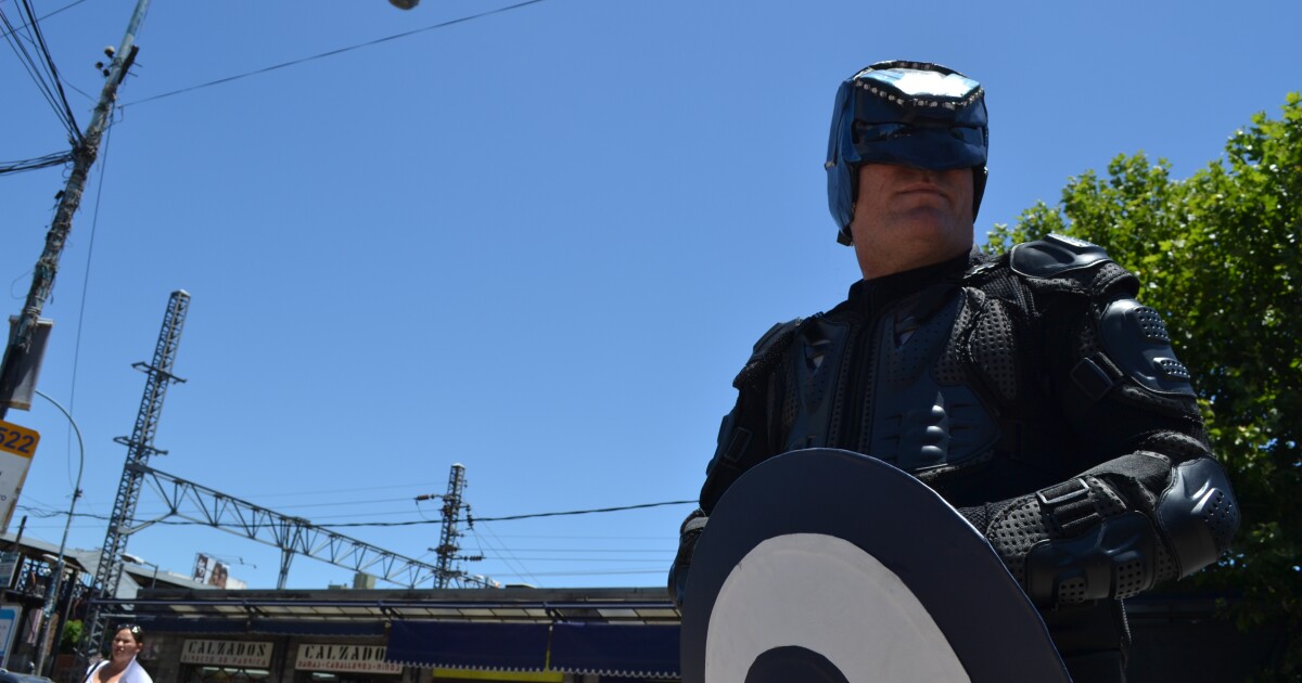 Radio Ambulante: El superhéroe / The Superhero | KALW
