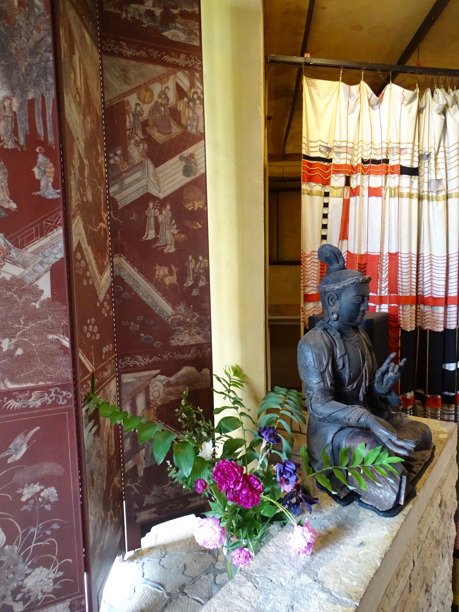 A look inside the restoration of Frank Lloyd Wright's Taliesin theater ...