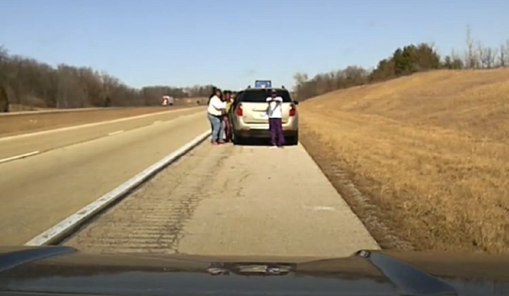 Police video shows chaotic scene of Interstate 55 shootout near ...
