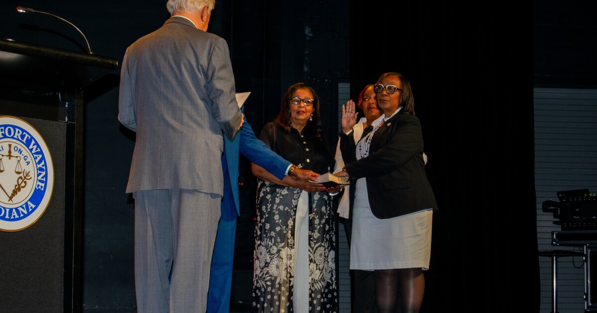 Sharon Tucker sworn in as Fort Wayne's mayor | WBOI - NPR News & Diverse Music in Northeast Indiana
