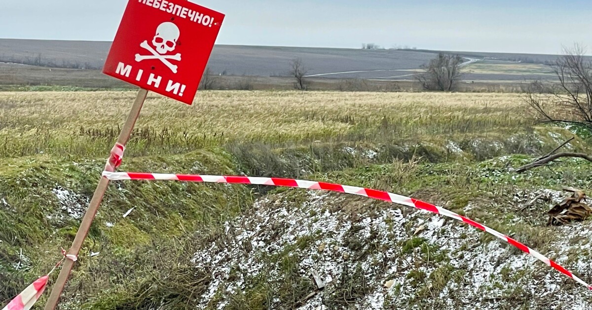 Retired from the U.S. military, these bomb techs are helping dispose of ...