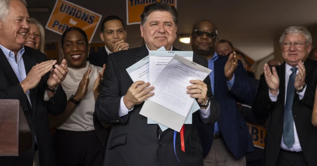 Pritzker signs union protection bills amid Trump war on federal unions ...