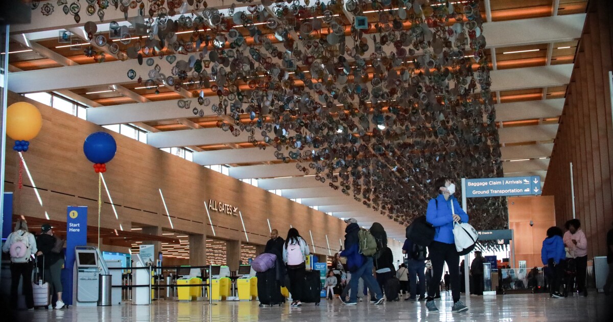KCI welcomes the first flyers into a new airport terminal showing off ...