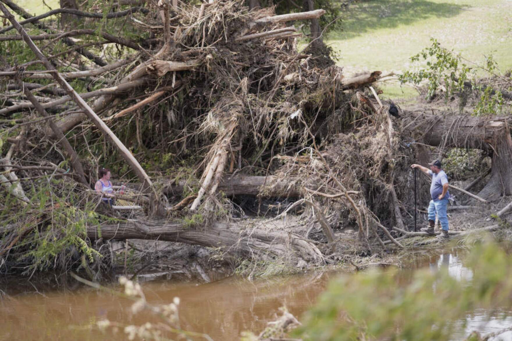 Mexican volunteers cross the border to help Texas community devastated ...