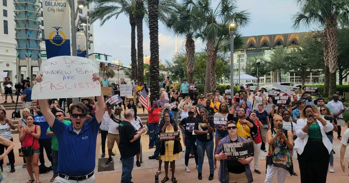 Orlando rally protests suspension of former state attorney Worrell | WUSF