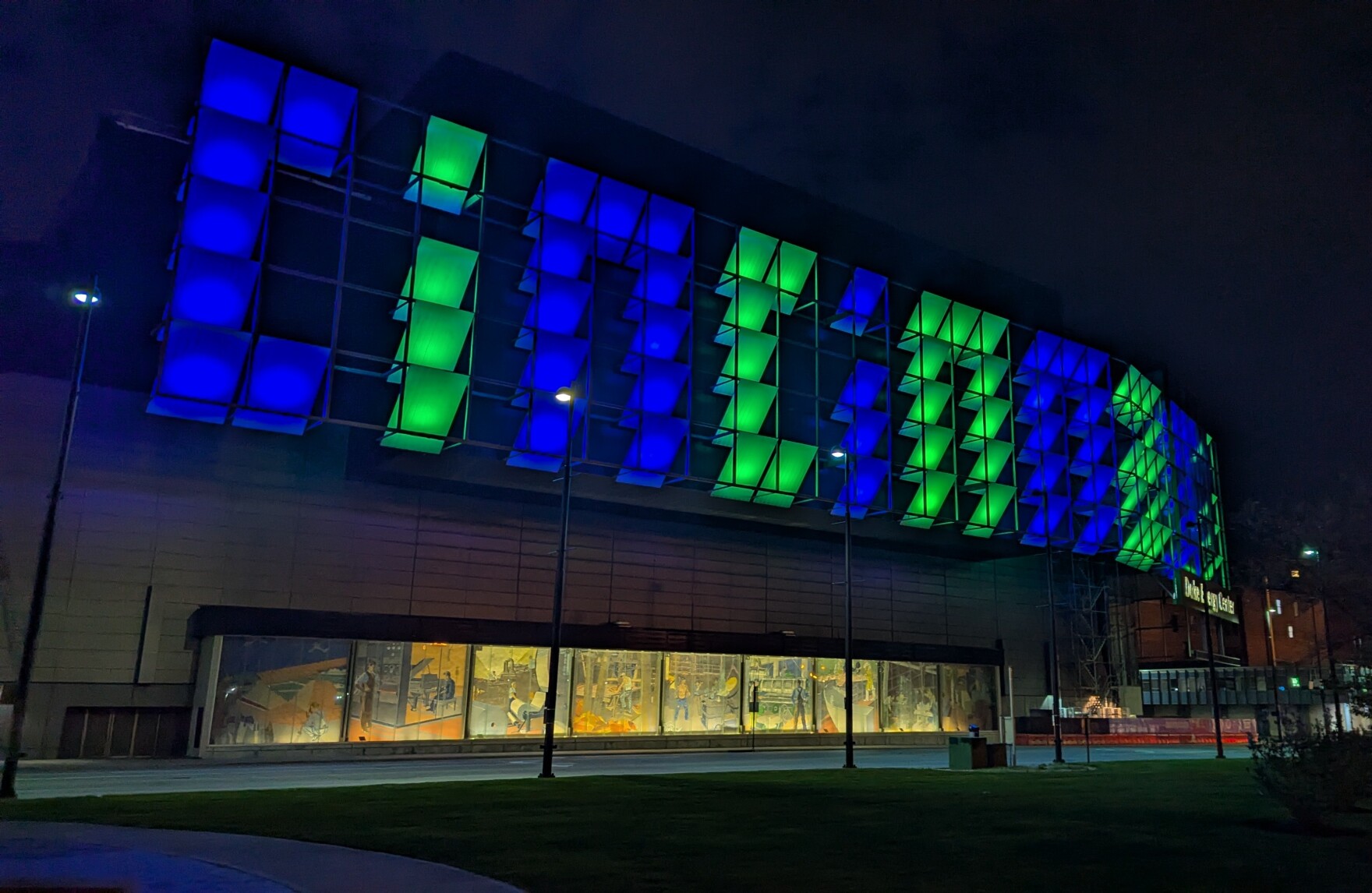 Duke Energy Convention Center's iconic 'Cincinnati' sign to be replaced | WVXU