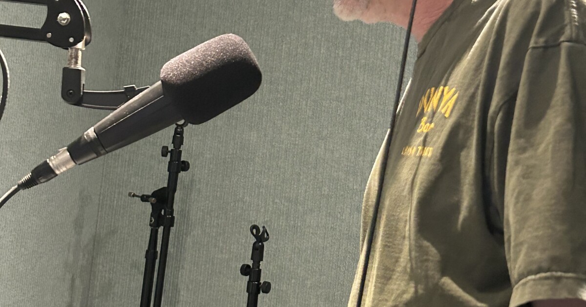 Scott McGraw returns as Guest Host on the Acoustic Highway