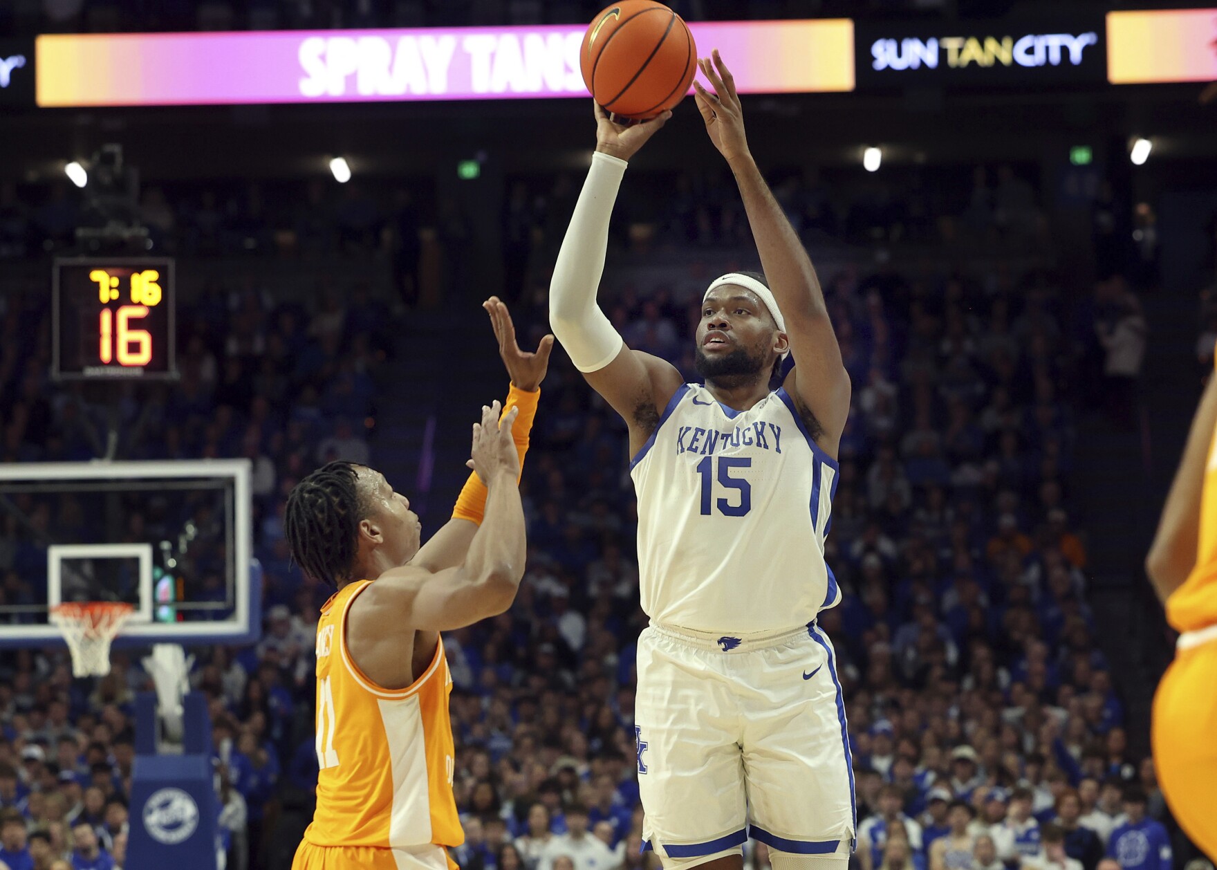 Almonor and Oweh score 13 points each as No. 15 Kentucky beats No. 5 ...