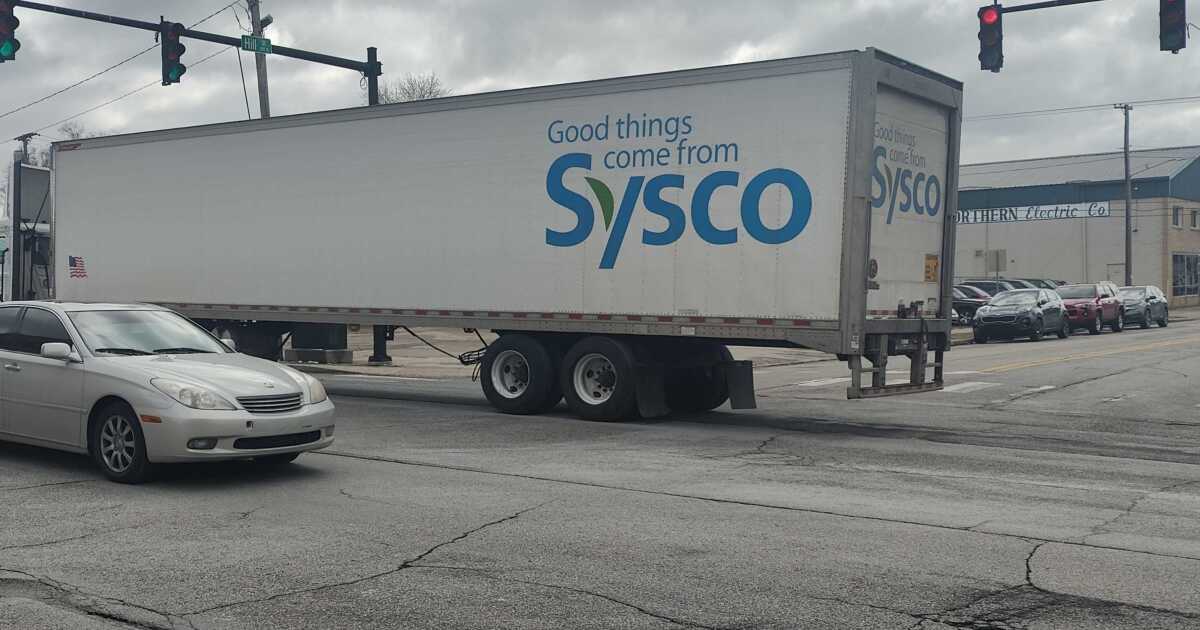 Indianapolis truckers, warehouse workers vote to authorize strike at ...