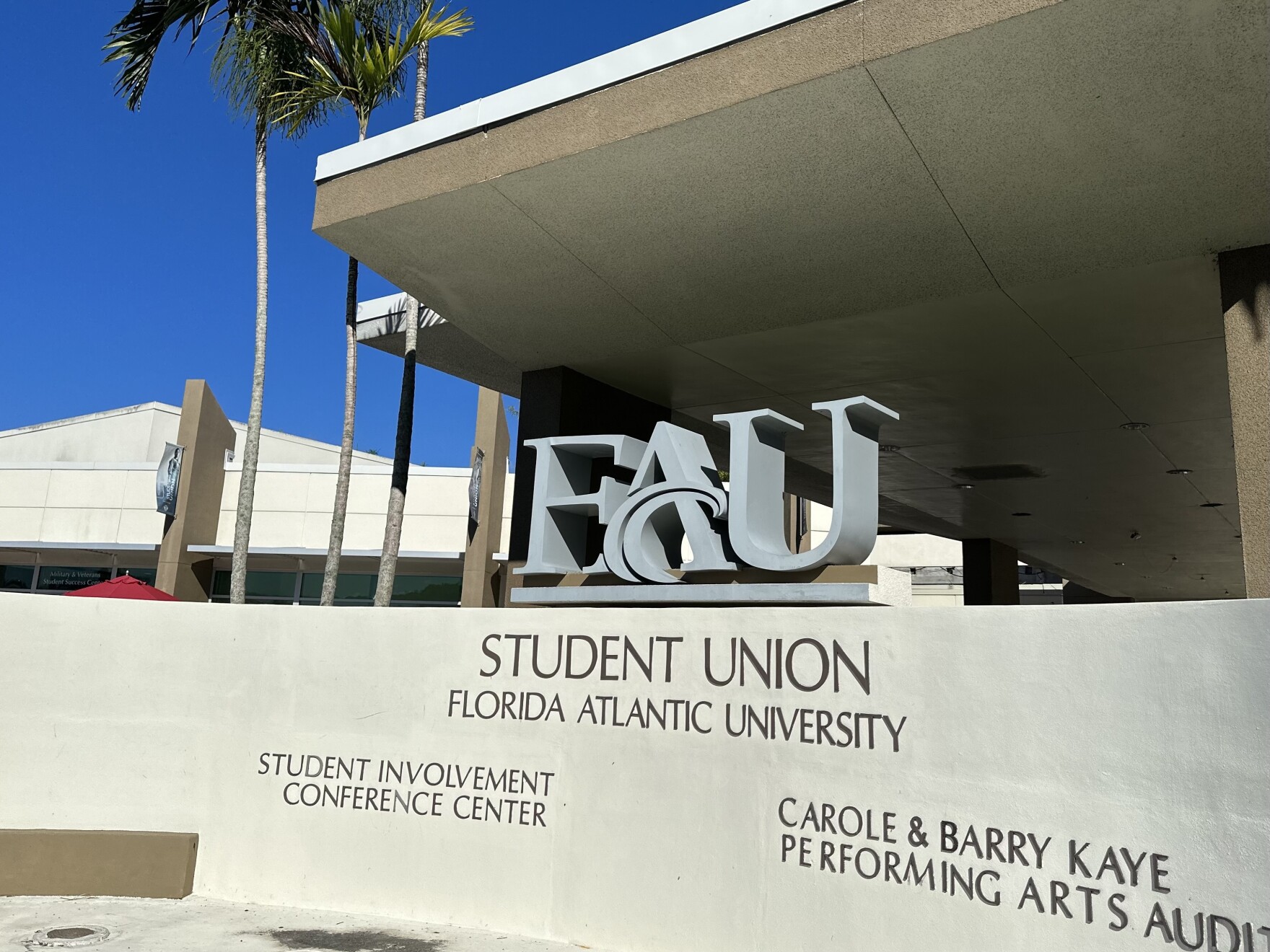 What it's like to be a first generation college student in Florida | WUSF