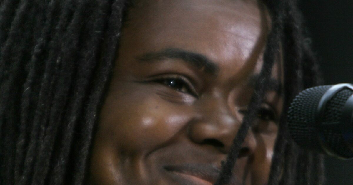Tracy Chapman becomes the first Black person to win Song of the Year at ... Tracy Chapman becomes the first Black person to win Song of the Year at ...