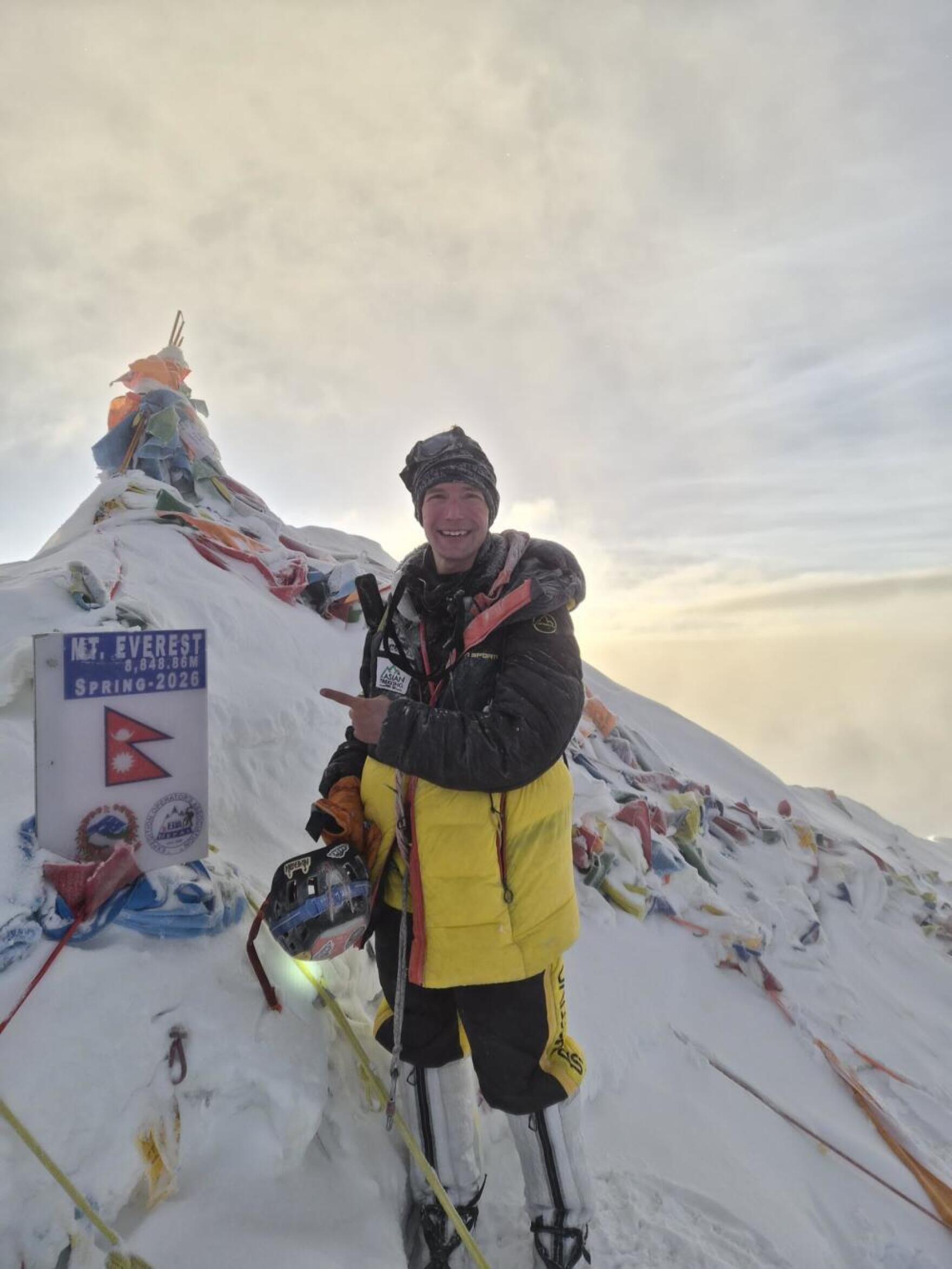 Ultra runner Tyler Andrews summited Everest in 9 hours and 55 minutes ...