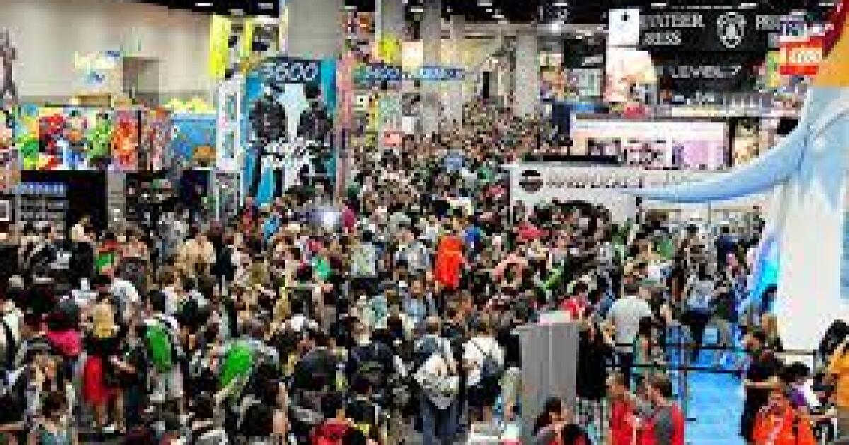 comic con crowd size