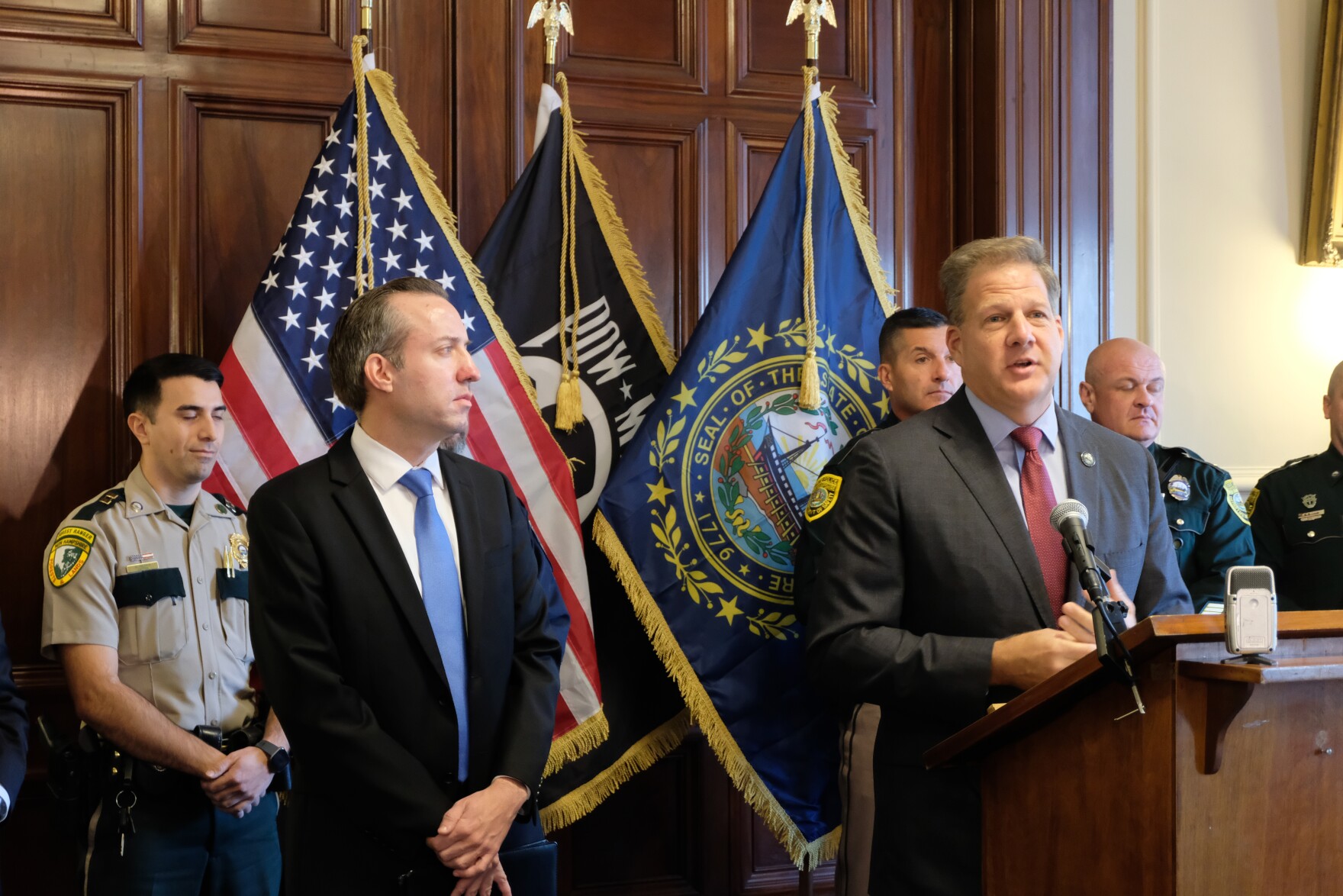 Governor’s appearance at closed door meeting sheds new light on his ...