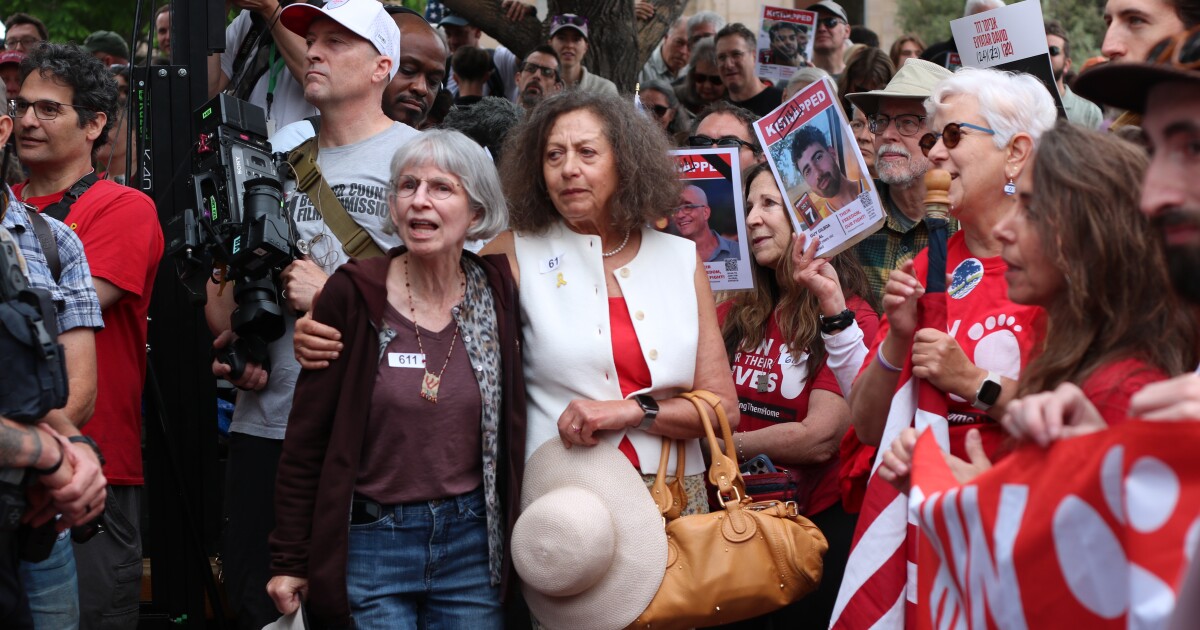 Thousands attend Boulder Jewish Festival a week after attack | KUNC