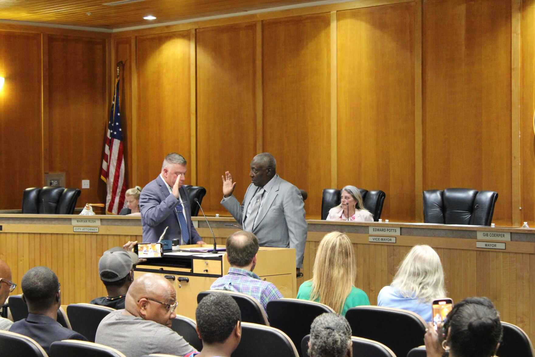 City of Alachua officials sworn in as resident raises concern over ...