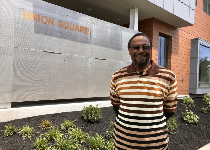 square window sign positive