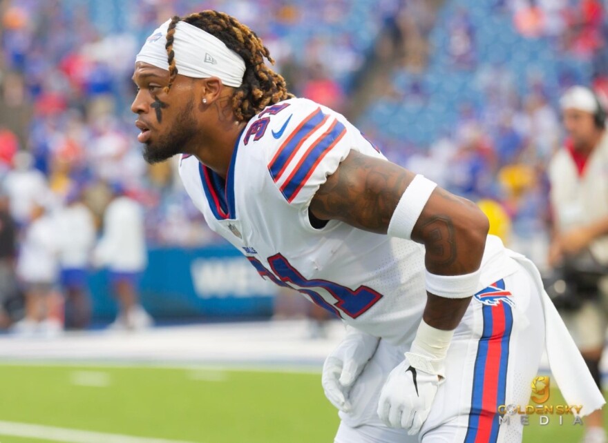 McKees Rocks and Pittsburgh rally for 'role model' Damar Hamlin | 90.5 WESA