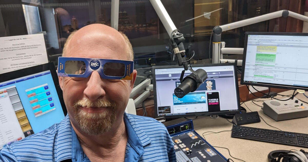 Keep Your Eyes Safe But Enjoy The Eclipse Too A Solar Glasses Primer Wamc