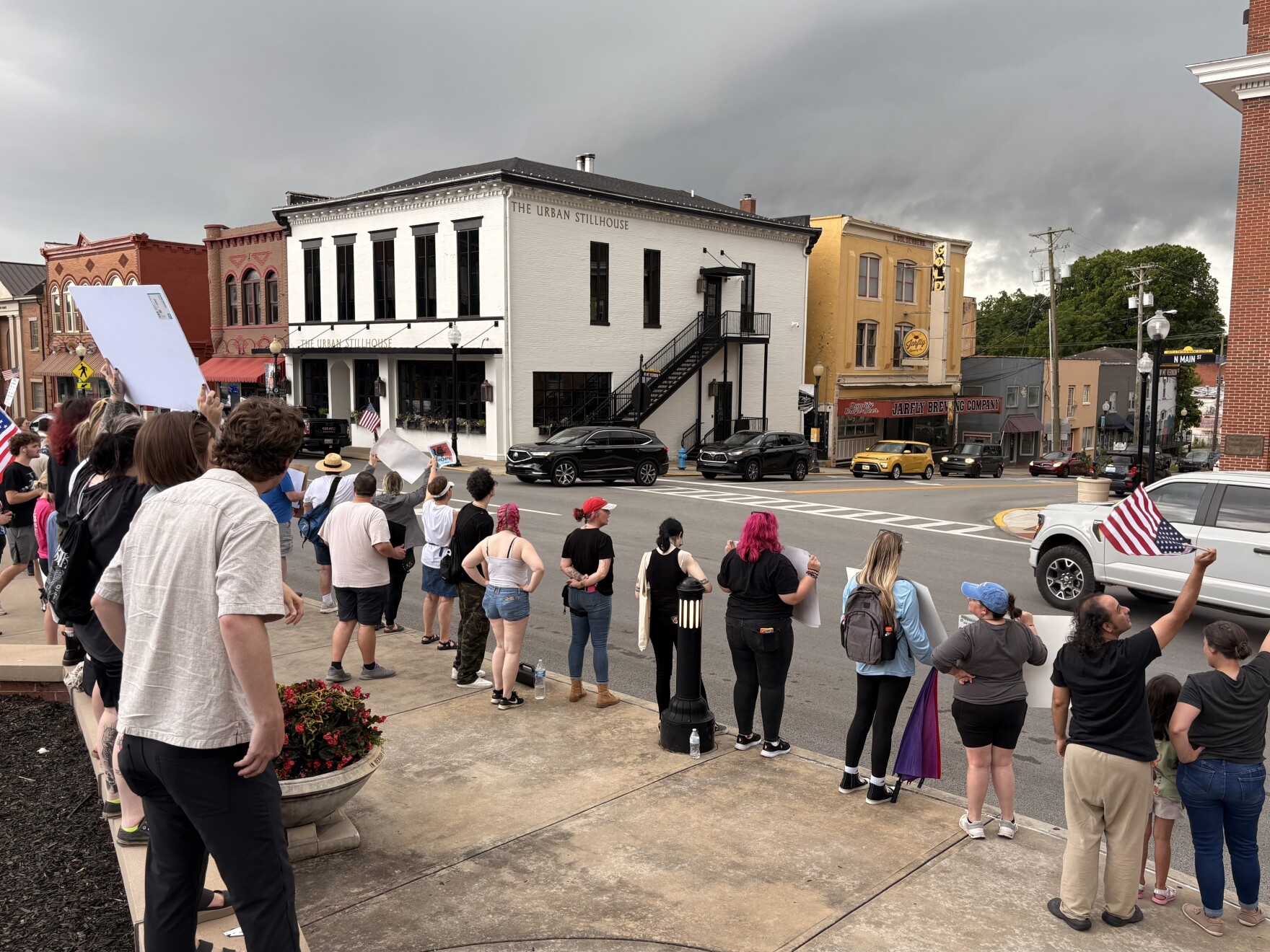 'No Kings' protest in deep-red Pulaski County draws crowd of 175