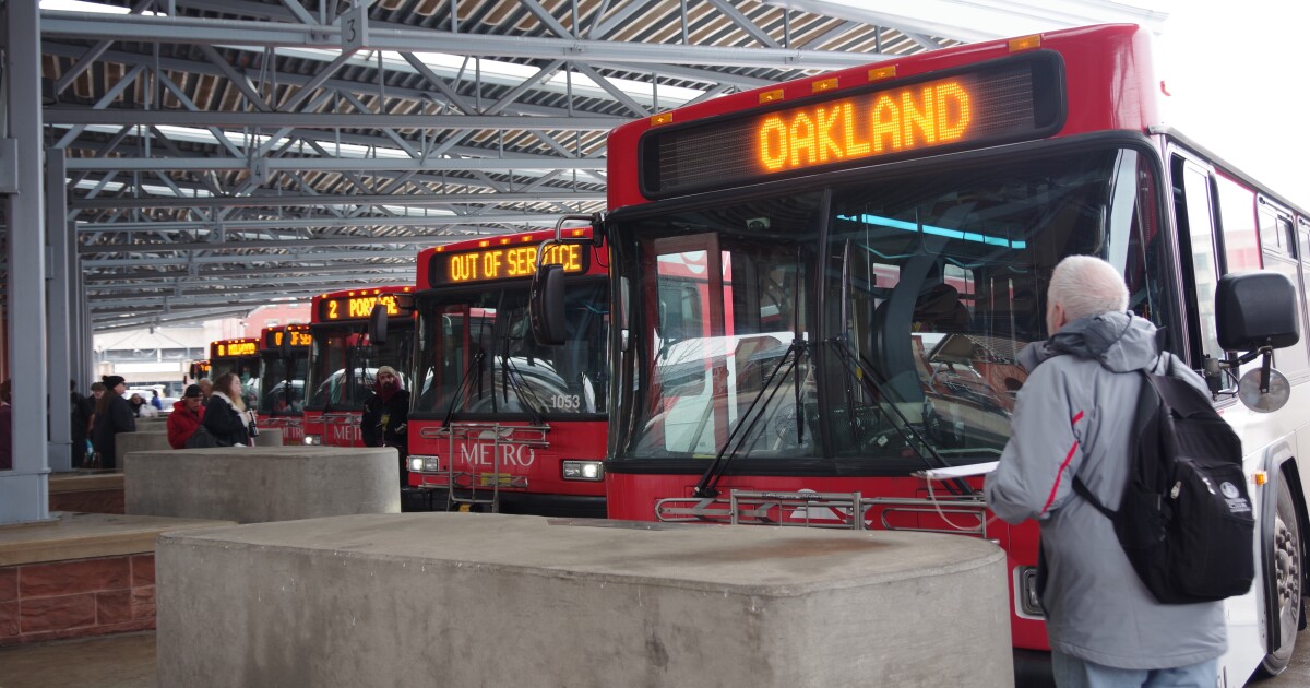 KPS high schoolers can still apply for free Metro bus passes