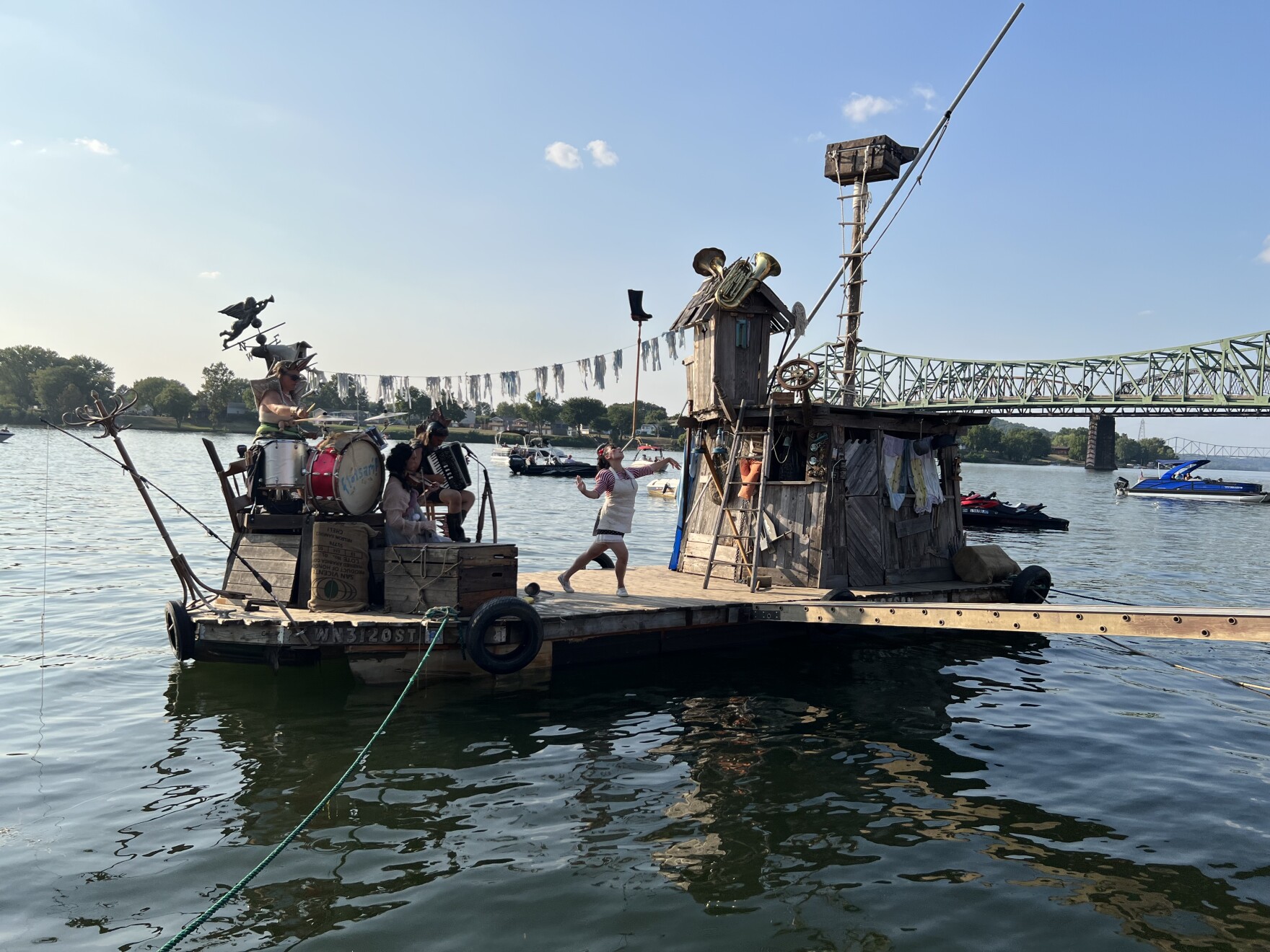 The Flotsam River Circus makes a splash in Ohio River towns | WVXU