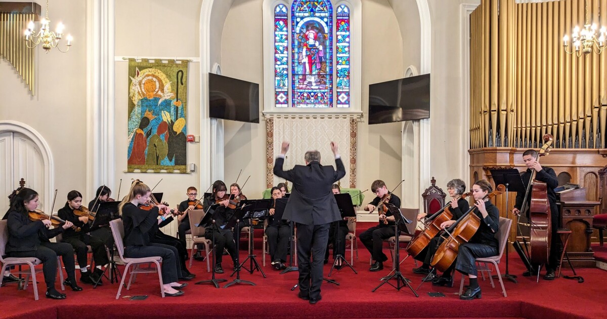 Young string players celebrate an anniversary with a concert