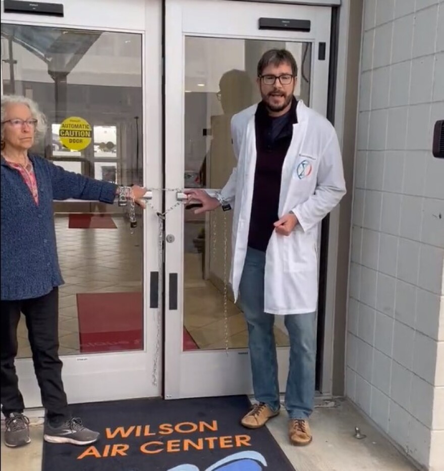 Climate activists chain themselves to entries at Charlotte private jet ...