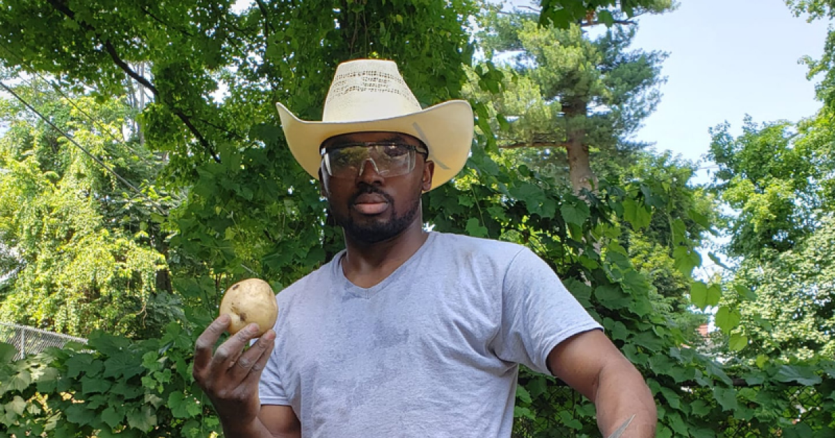 'Where can we be of utmost service?' Farm store offers fresh produce in ...