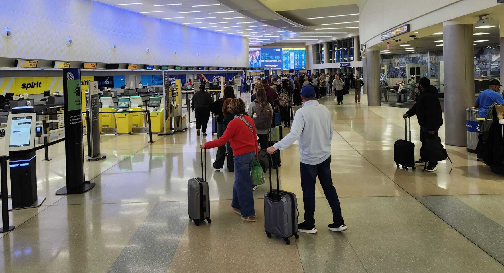 230,000 passengers set to fly out of Columbus airports this holiday ...