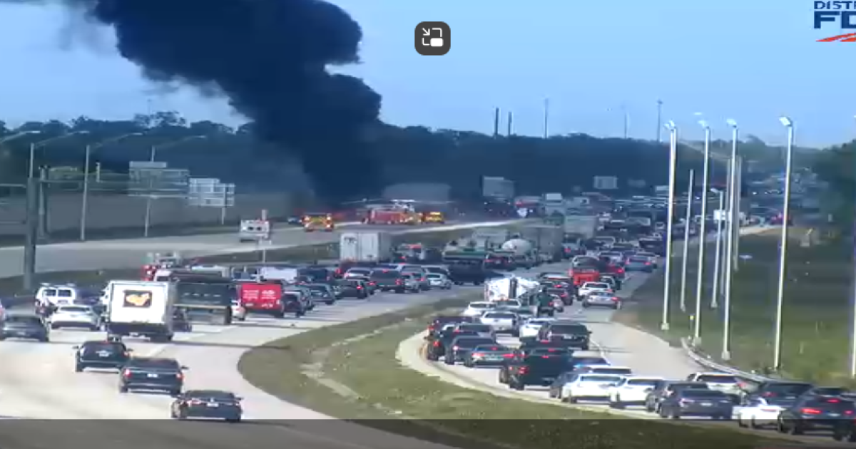 Two dead as small jet crashes on I-75 in Collier County, hits vehicle ...