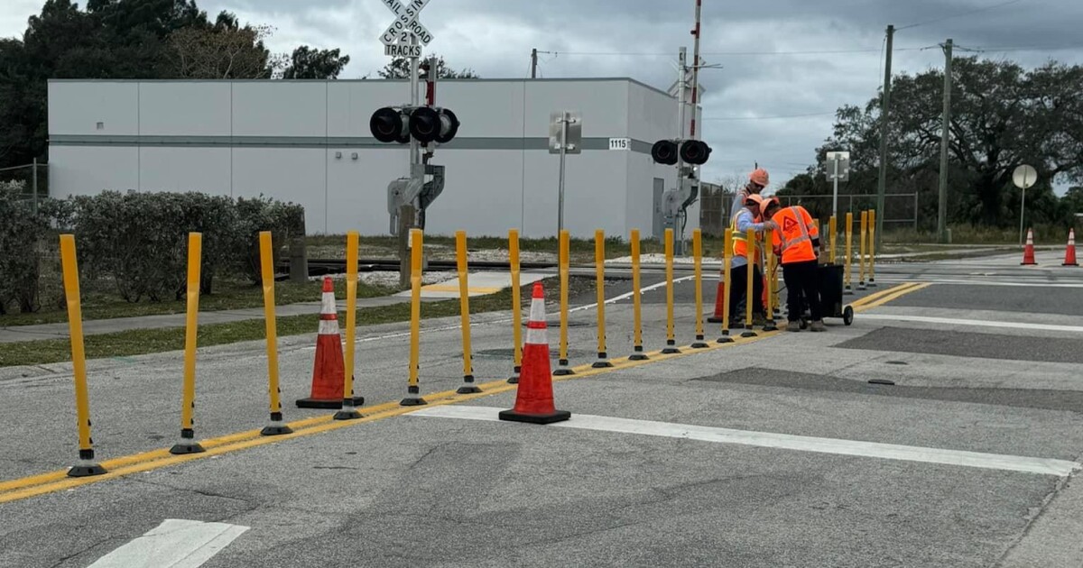 Brightline adds traffic delineator posts at crossing where three died ...