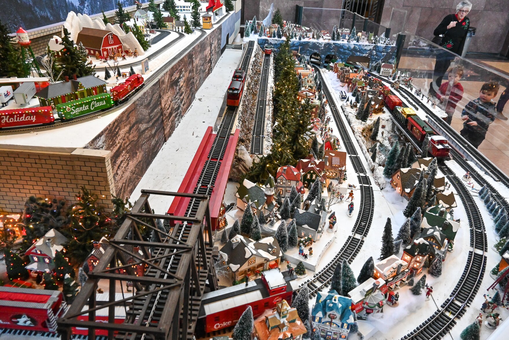 Meet the Union Station volunteers who keep these tiny trains on track ...