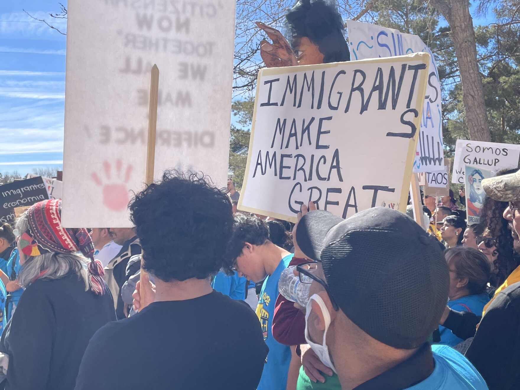 Hundreds rally at Roundhouse for immigrant rights