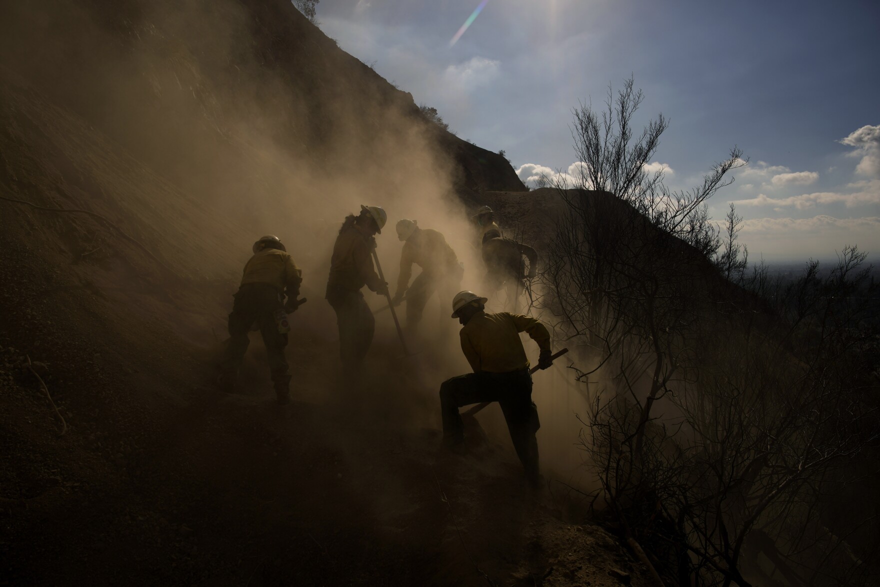 Navajo Nation firefighters battle wildfires in Los Angeles | KRWG ...
