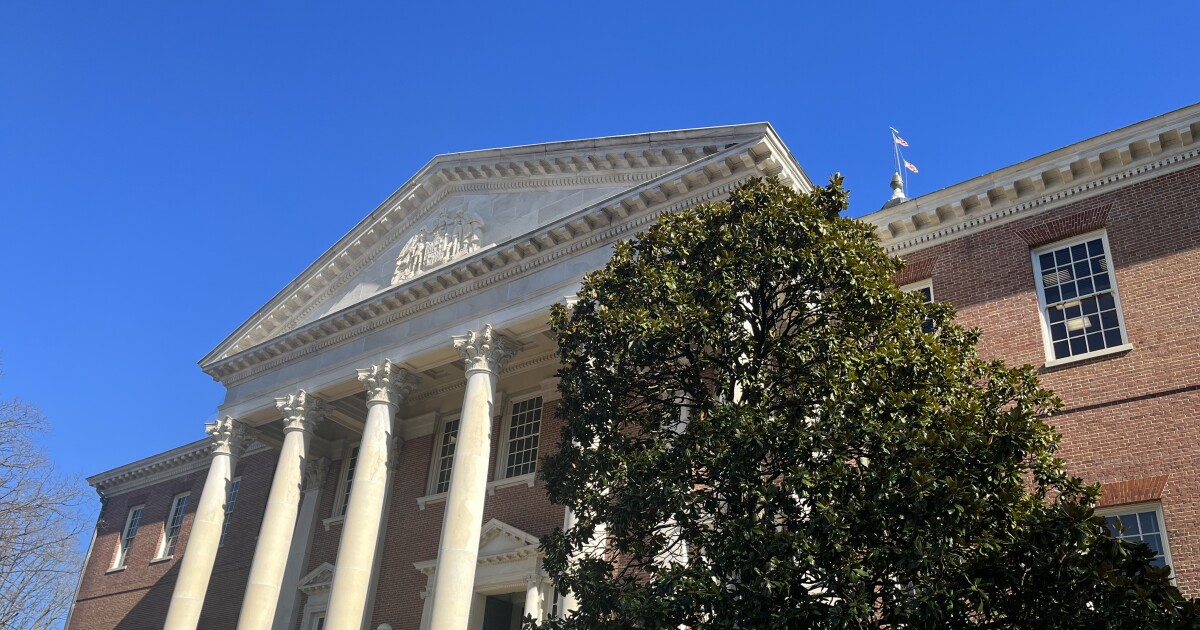 Sign language interpreters will soon have to be licensed in Maryland | WYPR