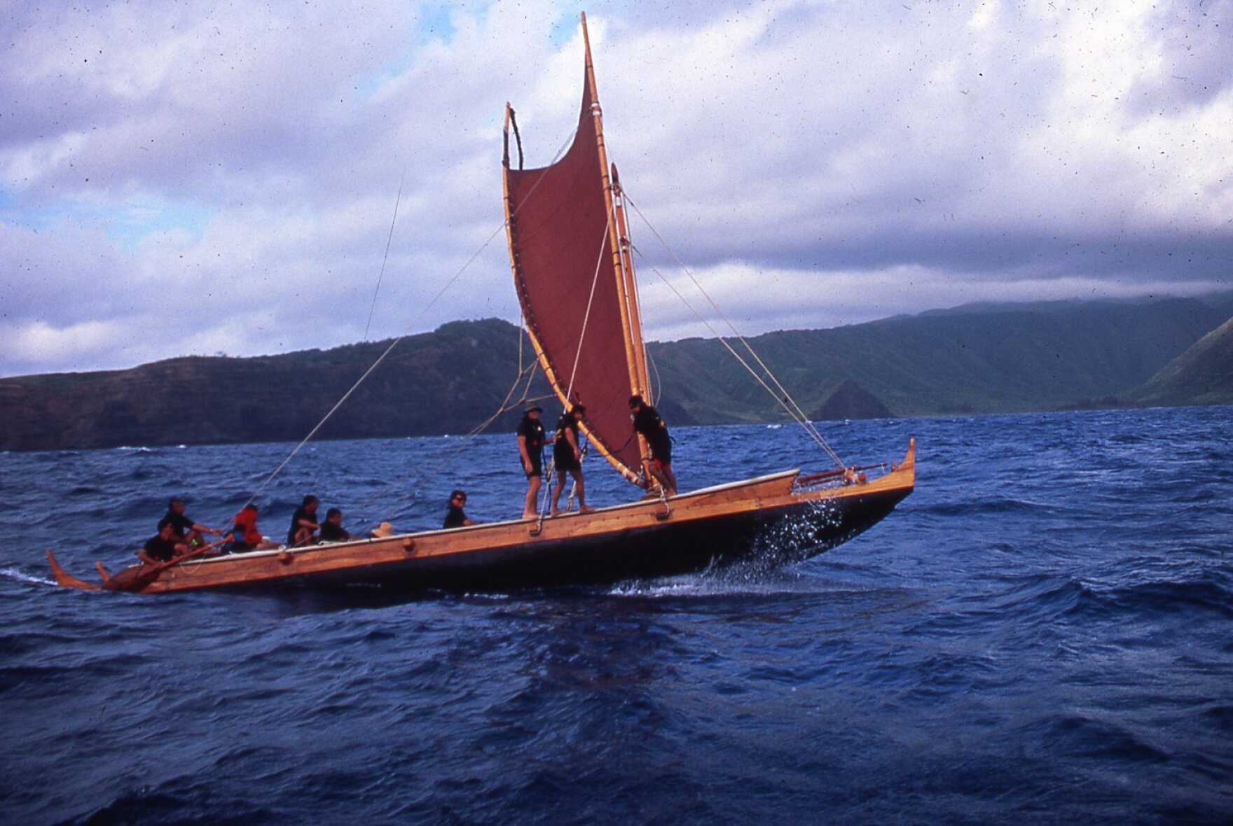 Voyaging community mourns loss of Mo‘olele, Maui's double-hulled canoe | Hawai'i Public Radio