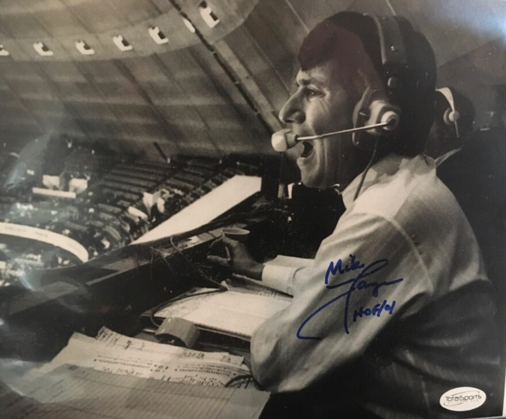 Legendary Pittsburgh Penguins announcer and Hockey Hall of Famer Mike ...