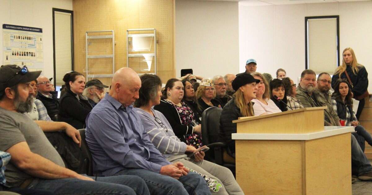 Legislative town hall draws over 100