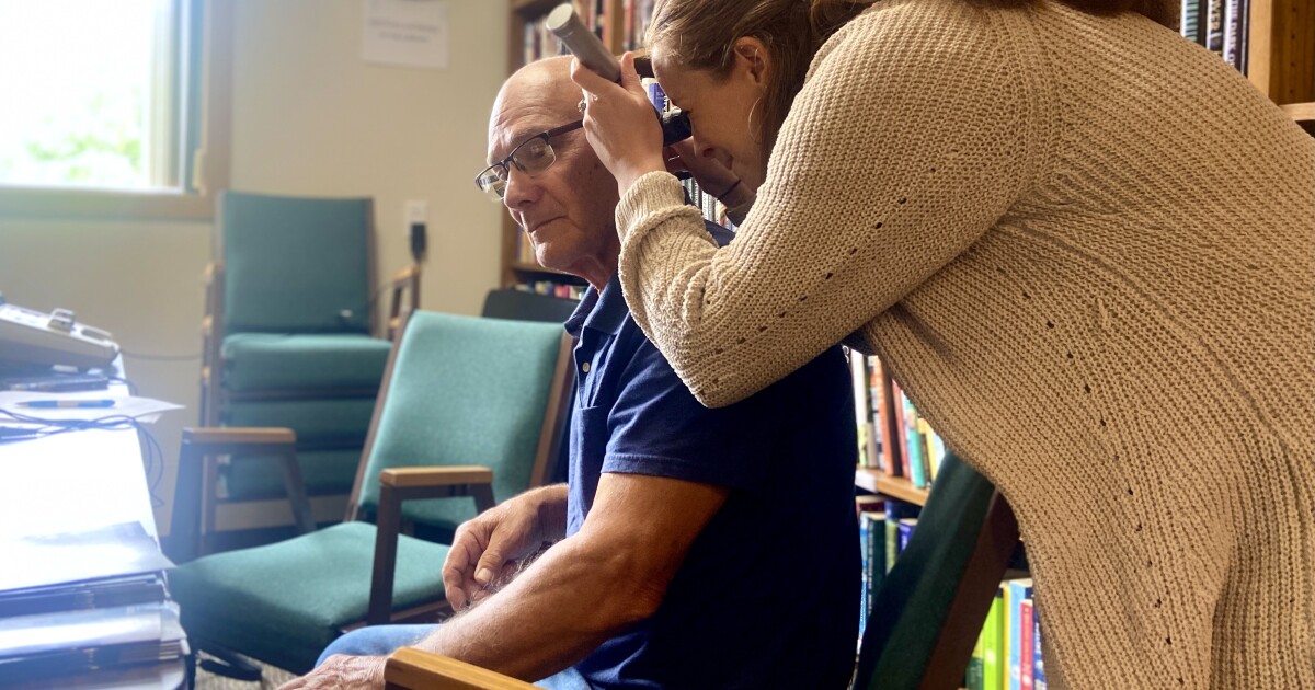 Hearing loss can lead to dementia, but many have not tried hearing aids ...