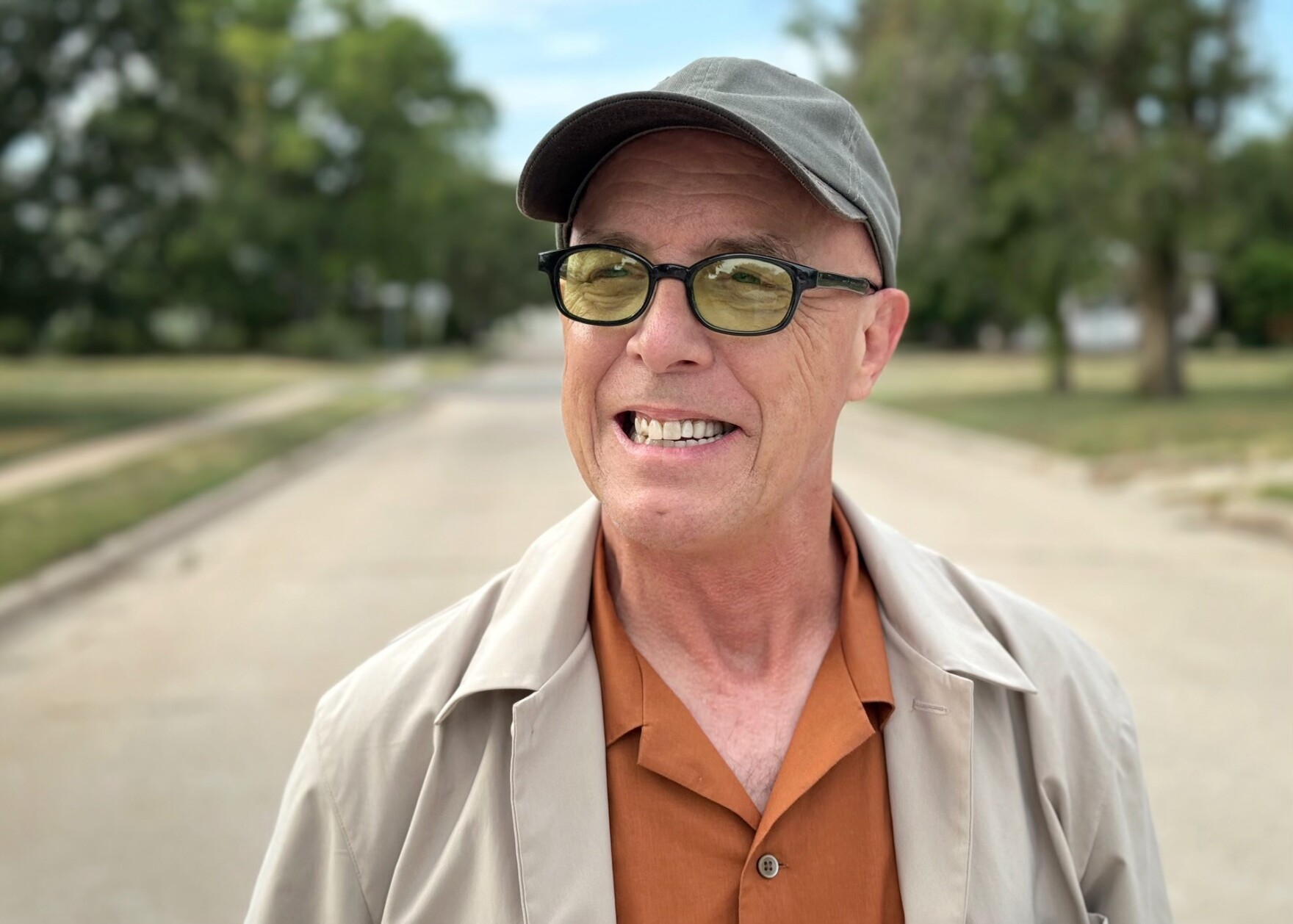 Acclaimed singer-songwriter Freedy Johnston is back in Kansas to paint ...