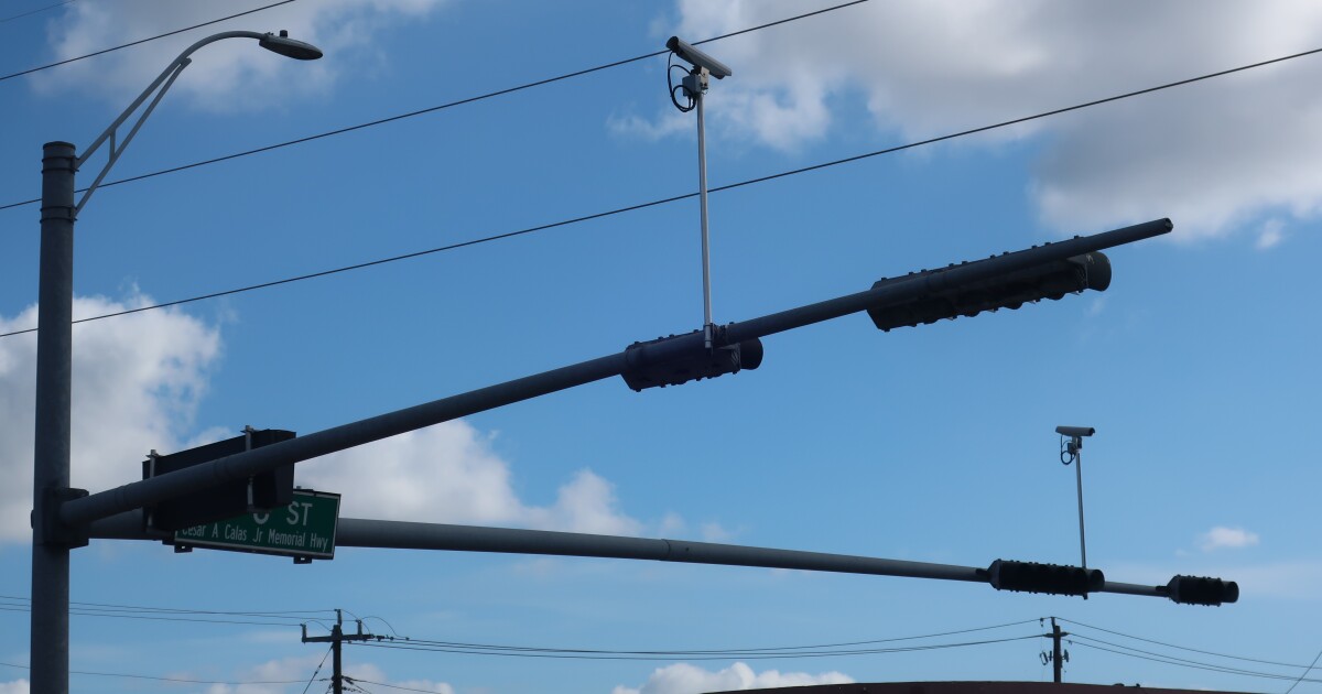 How a new law will affect Florida cities with red light cameras | WFSU News