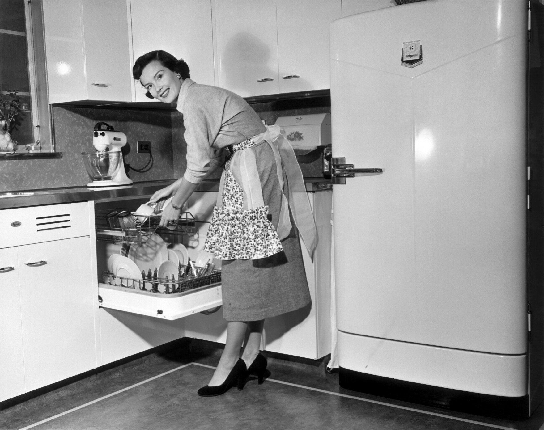 Behind the apron: What social media's 'trad wife' trend says about ...