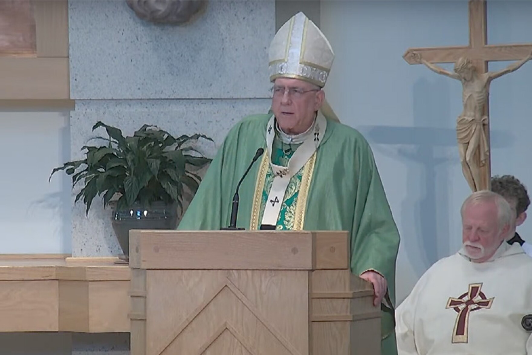 Lenexa's Holy Trinity faces uproar over new priest with past sex abuse ...